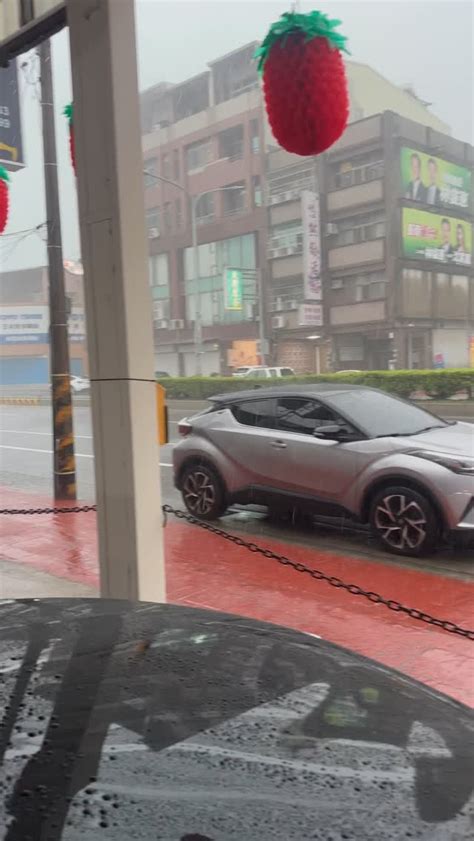 台南新營 狂風暴雨 颱風還沒來 這是什麼天氣
