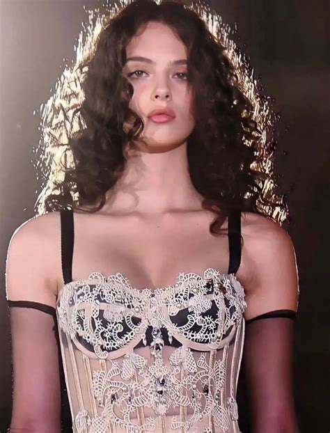 Deva Cassel Età Altezza Fidanzato E Film Della Figlia Di Monica Bellucci