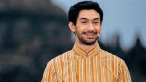 Beredar Video Reza Rahadian Bersikap Gemulai Netizen Dulu Gak Gini Deh