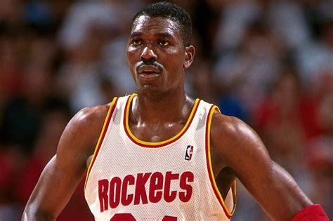 Site lista os 20 melhores jogadores da NBA em playoffs na história