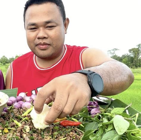 ซอยจุ๊เนื้อเสือ ต่อนบักพร้าว มันๆ หอมๆ บ่าวเดช พากินเที่ยว