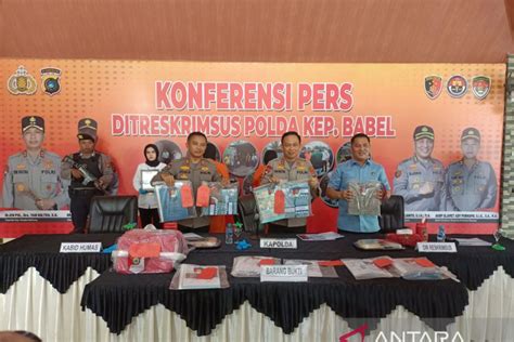 Polda Babel Tahan Dua Tersangka Tipikor Bprs Muntok Antara News