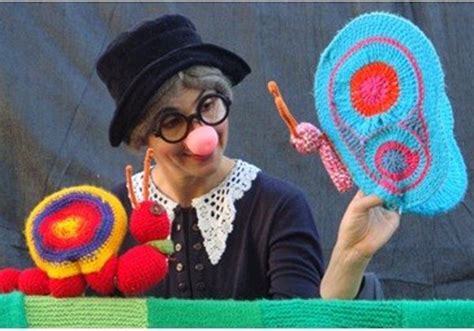 Doña Sonia Dora Es Una Abuela Tejedora General Roca