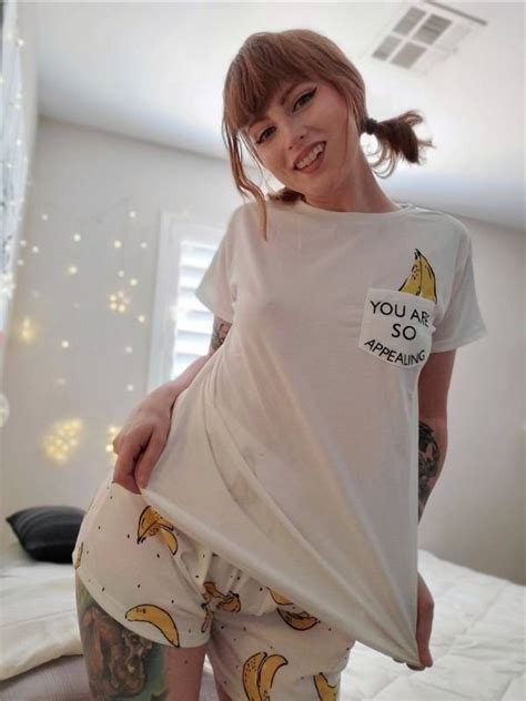 ストッキングの写真の女の子 ナレール