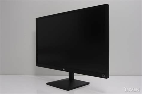 기본기가 잘 갖춰진 모니터를 찾는다면 LG전자 '27MK430H'