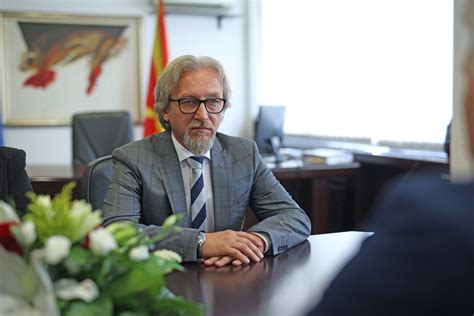 Фатмир Лимани ја презеде функцијата министер за социјална политика