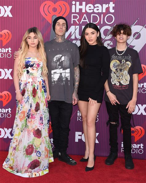 How Is Atiana De La Hoya Related To Travis Barker The Us Sun