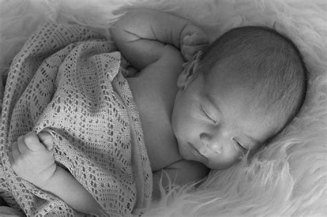 Por qué mi bebe casi no duerme Madres Hoy