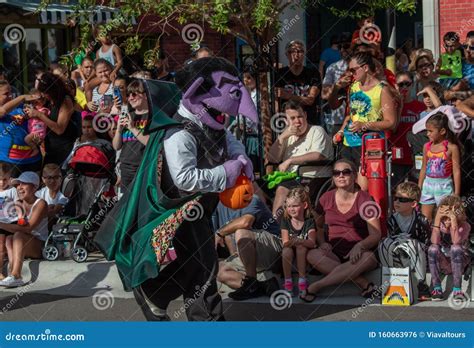 Count Von Count Dancing In Sesame Street Party Parade At Seaworld
