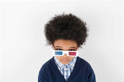 عکس زیبا از پسر با موی فر