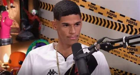 Luva de Pedreiro revela nome completo do filho Vai ter vários nomes