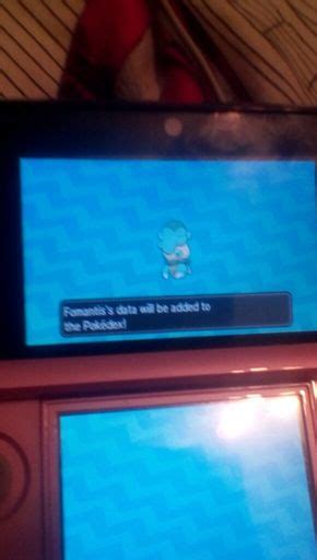 Shiny Fomantis Pokémon Amino