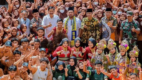 Bupati Gresik Dan Bnnk Tegaskan Hanya 2 Kata Untuk Milenial Yang Ingin Sukses Dpd Pdi