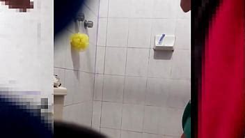 C Mara Oculta Espiando A Mi Prima En La Ducha Homemade No Finjido Xnxx Com