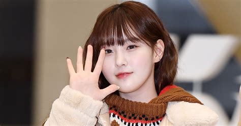 케플러 김채현 ‘손인사는 깜찍하게 포토엔hd