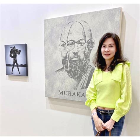 俞小凡 畫作的勾勒都是巧思， 所能帶出的意境， 更要靠觀賞者的品味。 就像我的戲作，有你們的感受，