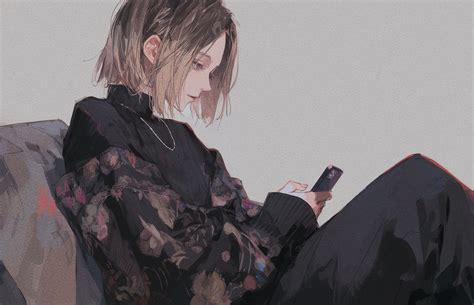 Yottea Looking At Smartphone X Gutah