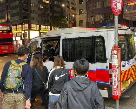 警灣仔搗破懷疑賣淫場所 拘捕4名女子