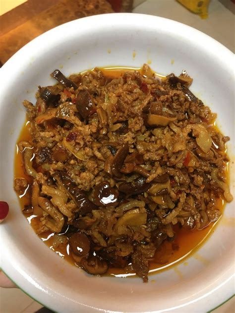 【香菇肉臊子的做法步骤图，香菇肉臊子怎么做好吃】和小柒下厨房