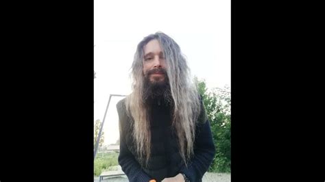 Длинноволосый 43 летний тенор мужчина Моя идеальная формадлинна и