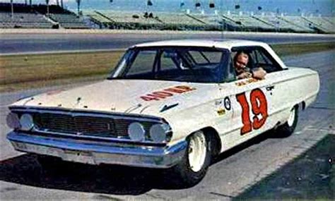 Cale Yarborough Whilehe Was Driving For Herman Beam Beam Fired Cale After A Couple Of Wrecks