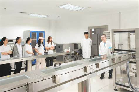 浙江大学药学院师生访问医药先进制造国家工程研究中心