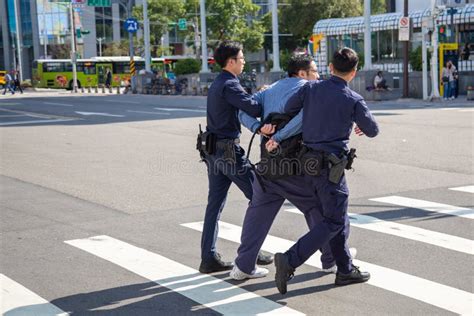 Taipei Taiwan December 17th 2019 Man Being Led Away Into Custody