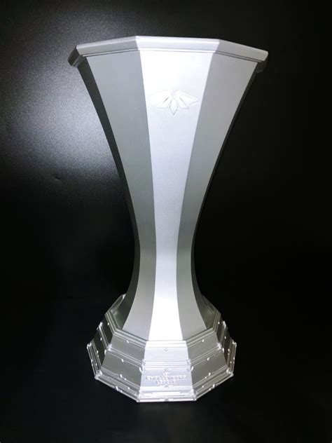 3d 프린터로 트로피 대형 실버 도색 출력물 제작 대학생졸업작품3d 프린터로 출력 후 도색 Sla방식abs Like 레진 소재도색 쓰리디프로3d프로3dpro