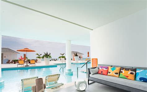 Swim Up Oceanfront Pool Deck Level Queen Suite Nickelodeon Hotels