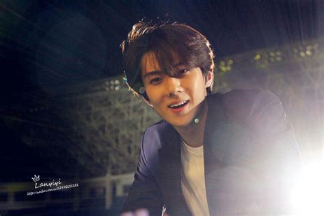 吴世勋电脑高清壁纸 千图网