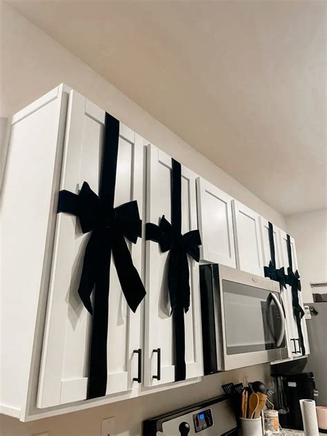 Christmas Bow Cabinets Christmas Kitchen Decor Christmas Mantel