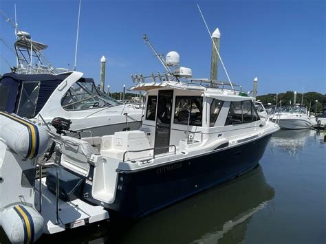 2019 Cutwater C 28 28 Yacht For Sale Seattle Yachts