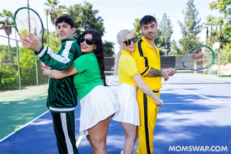Teamskeet Mona Azar Kenzie Taylor Serving Balls Momswapkenzietaylorandmonaazar013