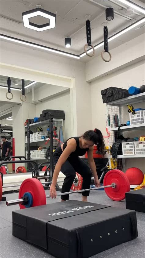 練健康q4體測 ⠀⠀⠀⠀⠀⠀⠀⠀⠀⠀⠀⠀ 第一天舉重項目 過磅60 2公斤 ⠀⠀⠀⠀⠀⠀⠀⠀⠀⠀⠀⠀ 抓舉（標準0 35 Bbsq）24公斤