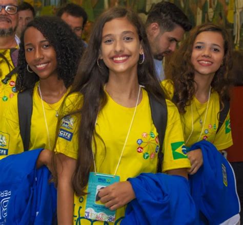 Alunas De Escola Municipal Viajam Para Nova Iorque Para Apresentar