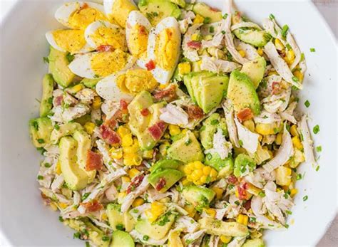 طرز تهیه سالاد آووکادو با سه ترکیب خوشمزه و عالی ستاره