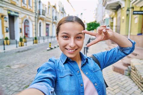 Premium Photo Selfie Portrait Of Beautiful Cheerful Teenage Girl