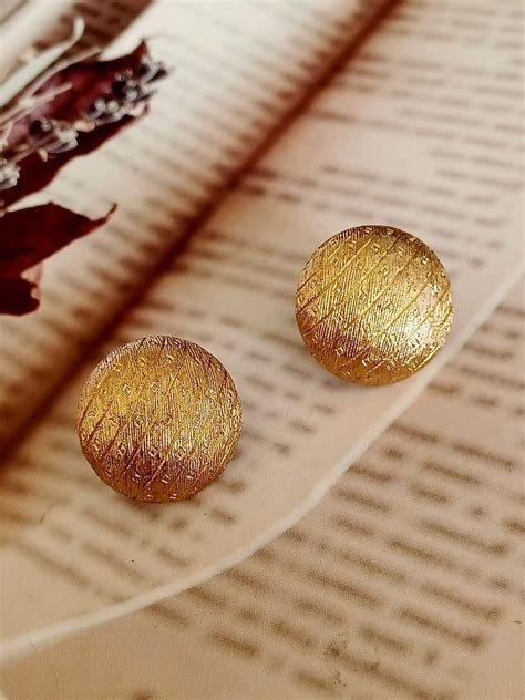 Vintage Jewelry 古董金鈕扣造型夾式耳環 設計館 老時光製造所 耳環耳夾 Pinkoi