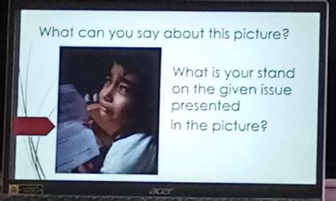 Ang Lalaki Sa Picture Nag Babasa Ng Module Brainly Ph