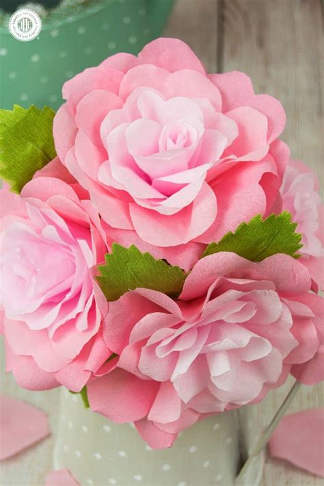 Crepe Paper Roses And A Free Printable Template