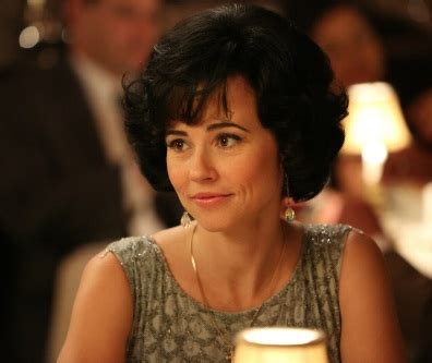 Mad Mens Linda Cardellini Sylvia Rosen Under The Radar Music