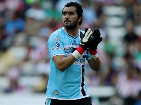 Liborio Sánchez Con El Corazón Partido Entre Gallos Y Chivas Excélsior