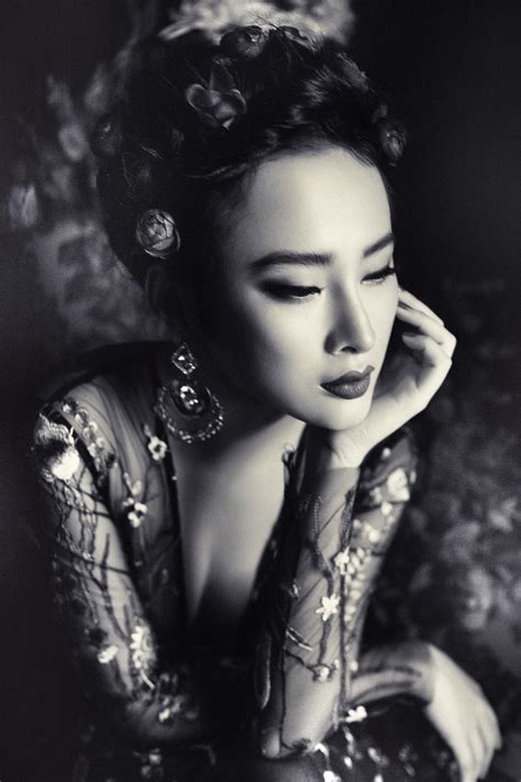 Angela Phương Trinh Khoe đường Cong Nóng Bỏng Trong Bộ ảnh Mới