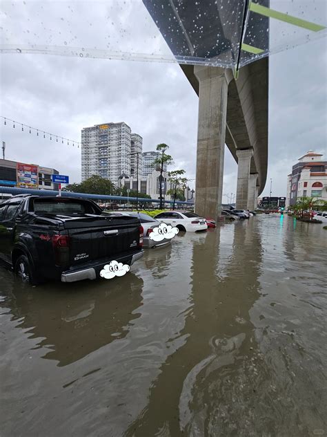 New Car Submerged In Kl Floods 1 Hour After Delivery 65 Vehicles