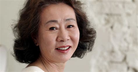 윤여정 5년 몸담은 후크엔터 떠난다…계약 종료 [공식]