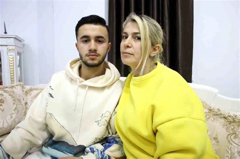 Kahramanmaraş ta depremde enkaz altında kalan genç hayatta kaldığı