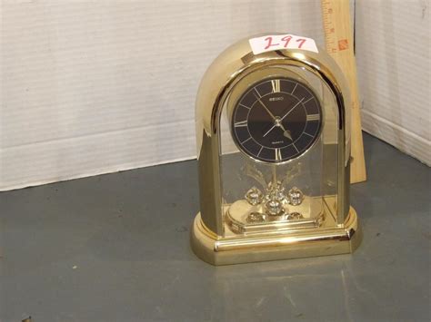 Lot Seiko Quartz Clock