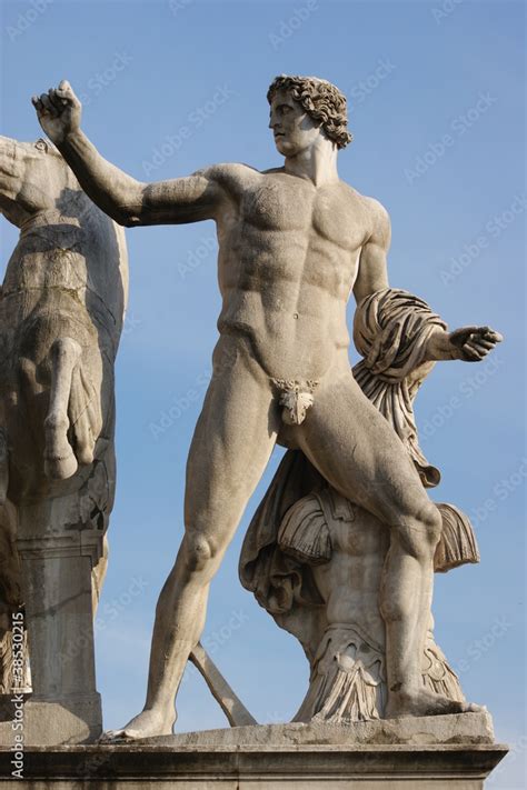 Foto De Statue D Un Homme Nu Et D Un Cheval Rome Do Stock Adobe Stock