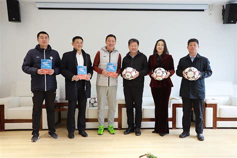 “追风少年”曲波逐梦国科大（青岛）附属学校界面新闻
