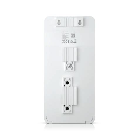 Ubiquiti Long-Range Ethernet Repeater